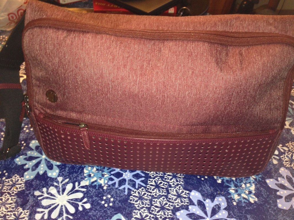 Product Review: Evernote Triangle Commuter Bag